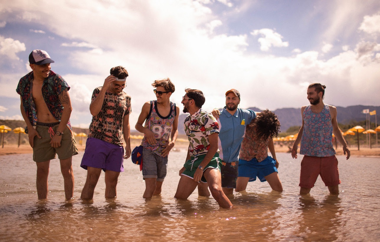 "Vivo en la Playita" - La experiencia Gauchito Club en su nuevo EP